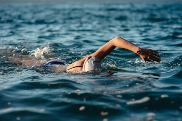 Mastering The Front Crawl: Improving Technique, Tips, And Training