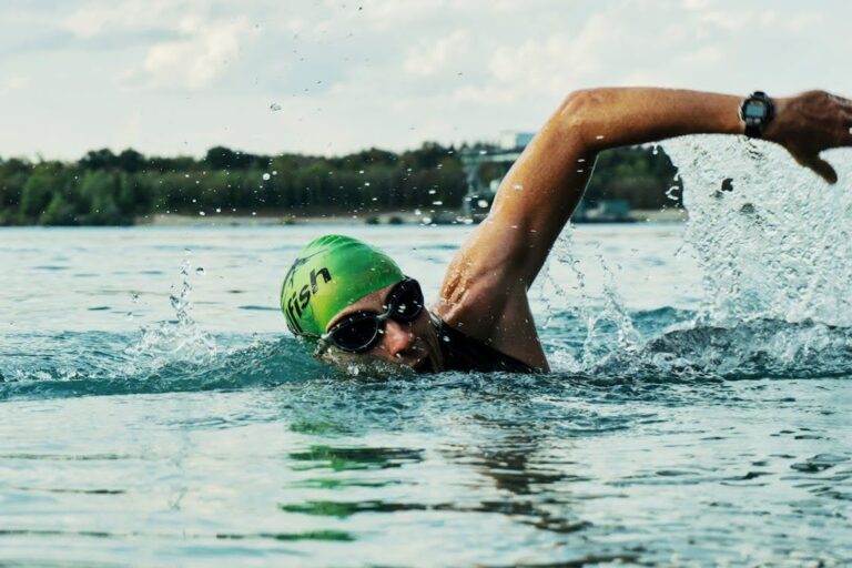 Mastering The Front Crawl: Improving Technique, Tips, And Training